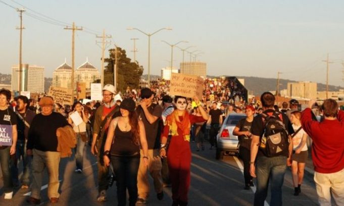 PHOTOS: Thousands protest in Occupy Oakland general strike, shutting ...